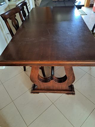 vendo tavolo e 6 sedie in legno