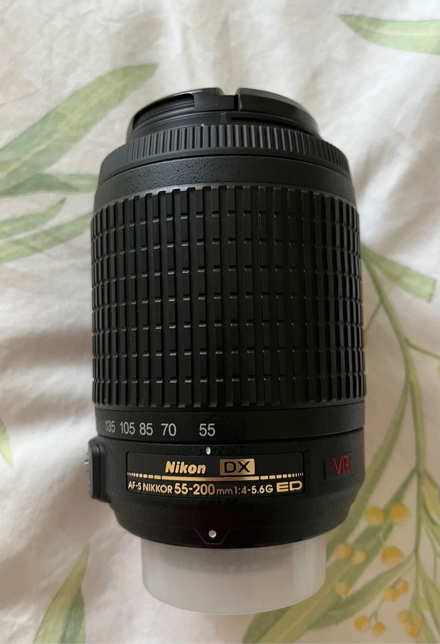 Objetivo Nikon 55-200 de segunda mano por 90 EUR en Barcelona en WALLAPOP