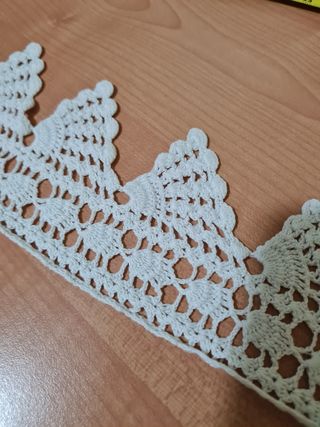 pizzo fatto a mano ad uncinetto