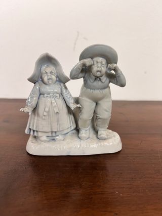 Statuina in ceramica di Norvegese.