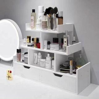 Porta trucchi e oggetti con ripiani 
Due cassetti