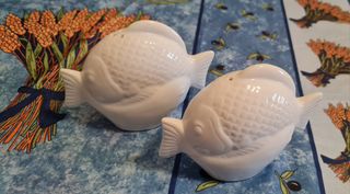 Set pesci sale e pepe in ceramica bianca Tognana