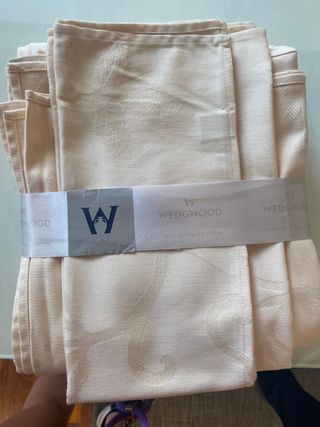 Set tovaglia + 2 tovaglioli Wedgwood