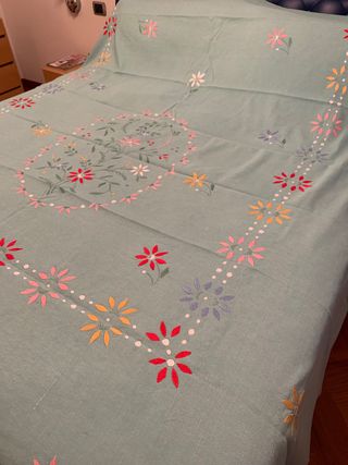 Copriletto cotone ricamo a mano