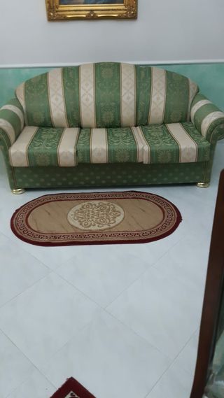 divano letto 3 posti come nuovo.