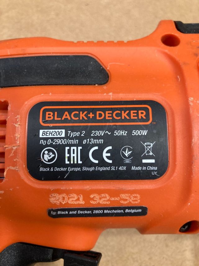 Taladro percutor Black and Decker BEH200 (500W) de segunda mano por 20 EUR en Bilbao en WALLAPOP