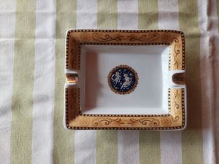 Posacenere in porcellana vintage