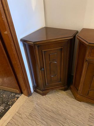 Mobile ad angolo in legno