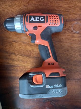 Trapano Avvitatore AEG + 2 batterie