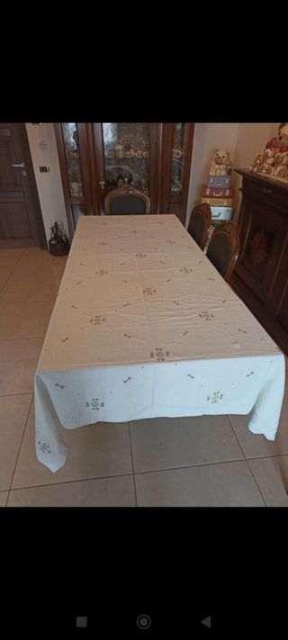 tovaglia lino ricamata a mano da 12