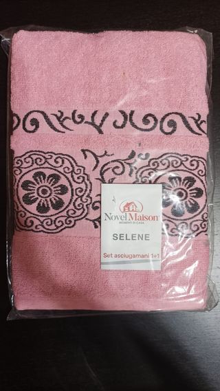 Asciugamani "novel maison". 100%cotone.
