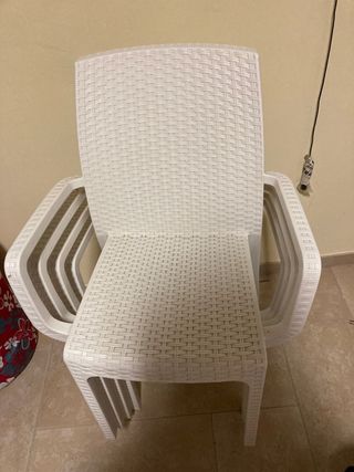 Tavolo e sedie da giardino