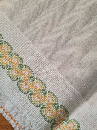 telo cucina ricamato a mano