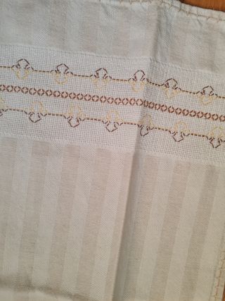 telo cucina ricamato a mano