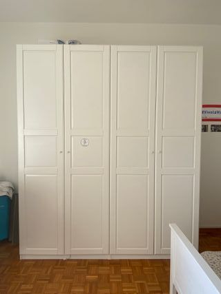 Armadio IKEA modello PAX bianco