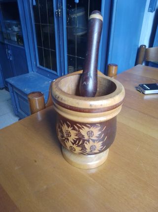 piccolo mosto per fare il pesto