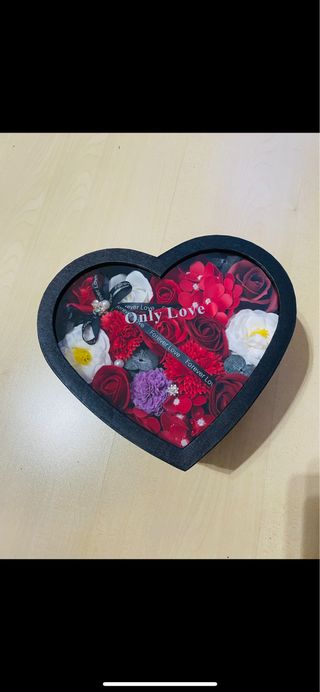 Scatola fiori di sapone nuovi