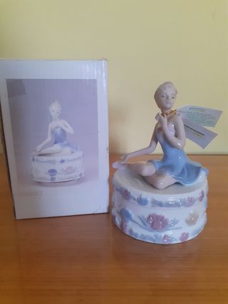ballerina,di porcellana .con scatola.