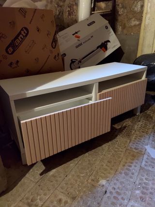 Mobile TV con cassetti