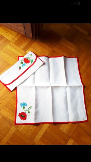 tovaglietta con bustina fatta e dipinta a mano