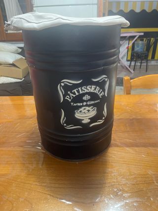 Pouf realizzato a mano