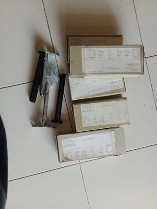 10 supporti per mensola