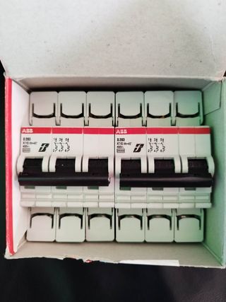 Interruttore ABB S283-K16 3poli