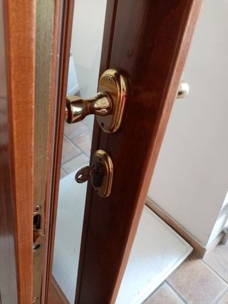 Porte finestre in legno massiccio