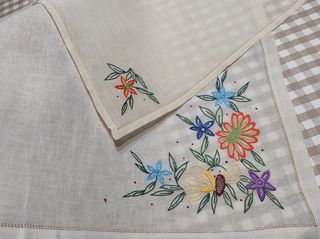 Tovaglietta in bisso di lino