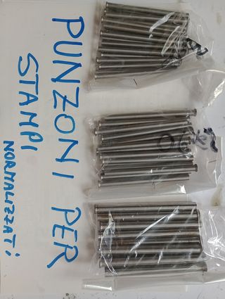 punzoni normalizzati per stampi. Fondo di magazzin