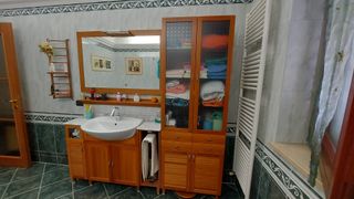 Composizione Mobili Bagno in legno con specchio