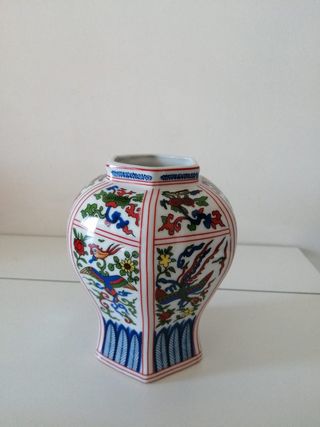 vasetto con stampe cinesi