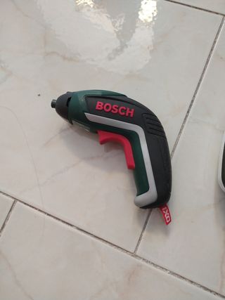 vendo avvitatore Bosch a batteria