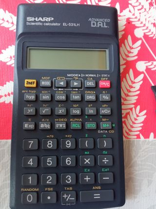 Calculadora Sharp de segunda mano en WALLAPOP