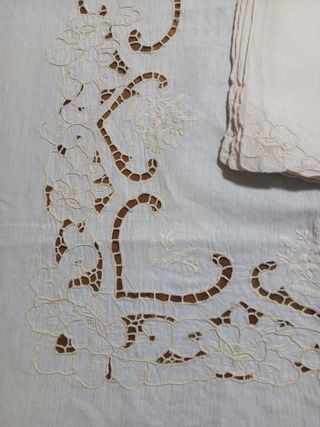 tovagliax12 con tovaglioli intaglio a mano