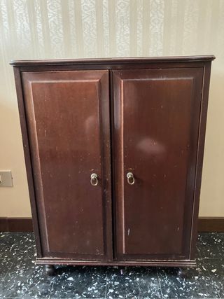 Mobiletto in legno portascarpe