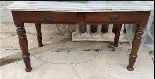 Tavolo rustico antico