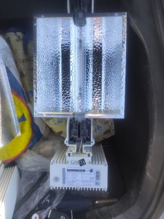 3 Lampade indoor GROVITA 750W 400V