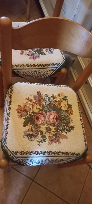 4 CUSCINI PER LE SEDIE BELLISSIMI EURO 10