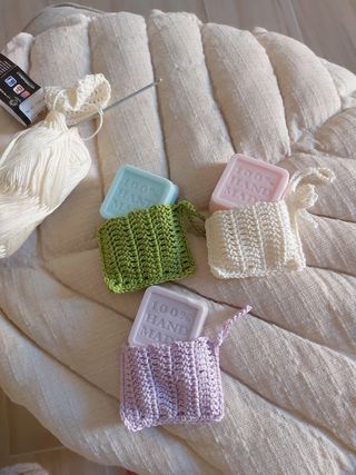sacchettino uncinetto con sapone fatto a mano