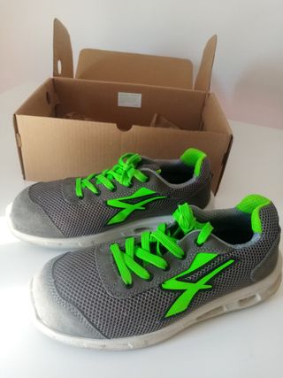 CONFORTEVOLI SCARPE ANTINFORTUNISTICA PER CUCINA