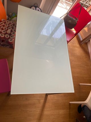 Tavolo in vetro allungabile