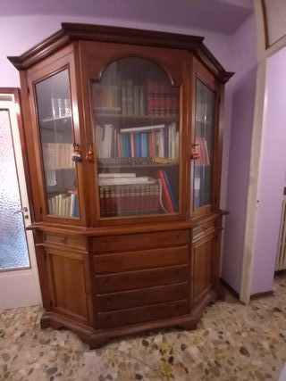 Due mobili in legno massello