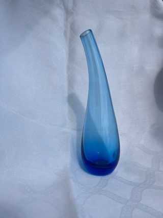 Vasetto monofiore in vetro blu