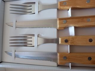 set Posate da carne n. 4 pezzi