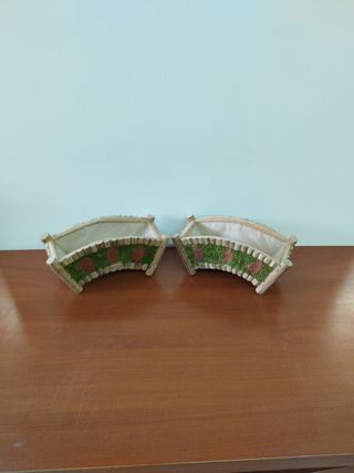 Coppia di porta piante in legno