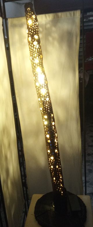 lampada da terra artigianale in legno di cactus