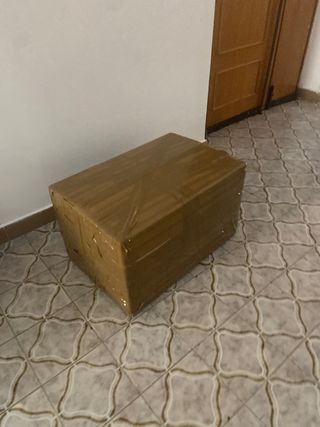 Caha con cosas varias