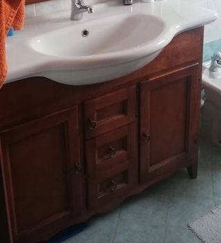 mobile bagno compreso di lavabo