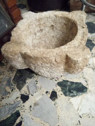 mortaio in pietra del 1700